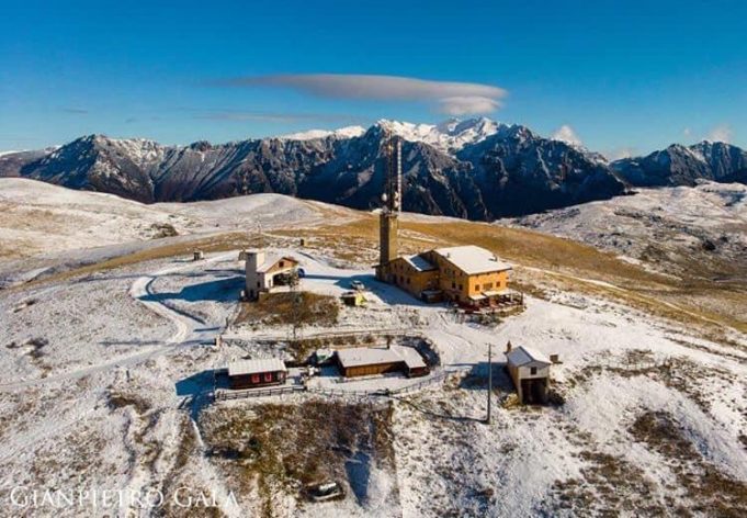 Rifugio Primaneve - Monte Tomba | Garda Outdoors - Il magazine del Lago ...