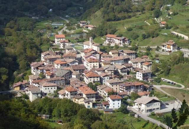Lake Ledro: Alpine Beauty & Prehistoric Village