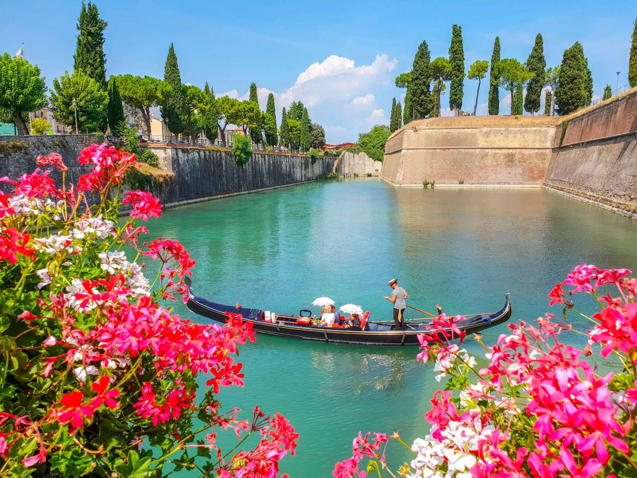Peschiera del Garda: Fortress Town & Canals