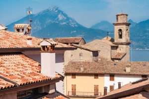 Nel cuore di Pai, un rifugio di bellezza e quiete sul Lago di Garda.