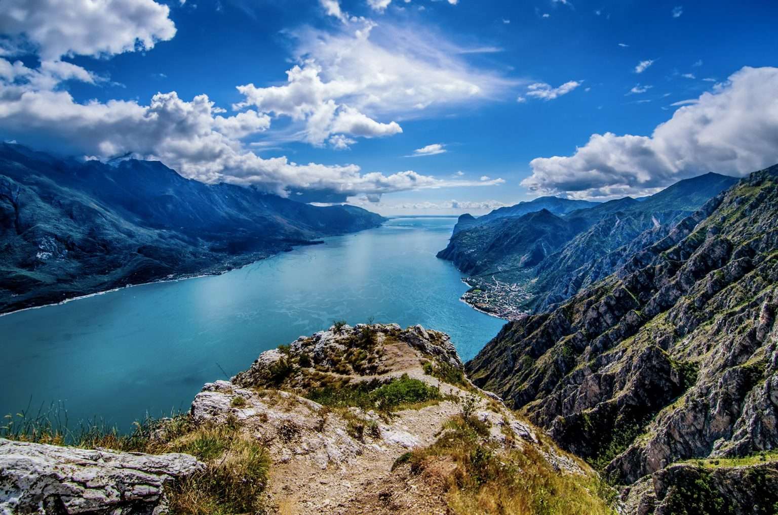 12 imperdibili trekking sul Lago di Garda.